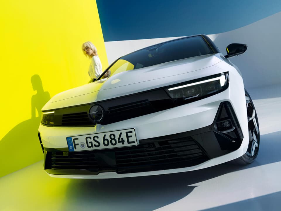 Opel Astra Gse Debuts As Hybrid Hatch And Wagon Hot Duo With 225 Hp
